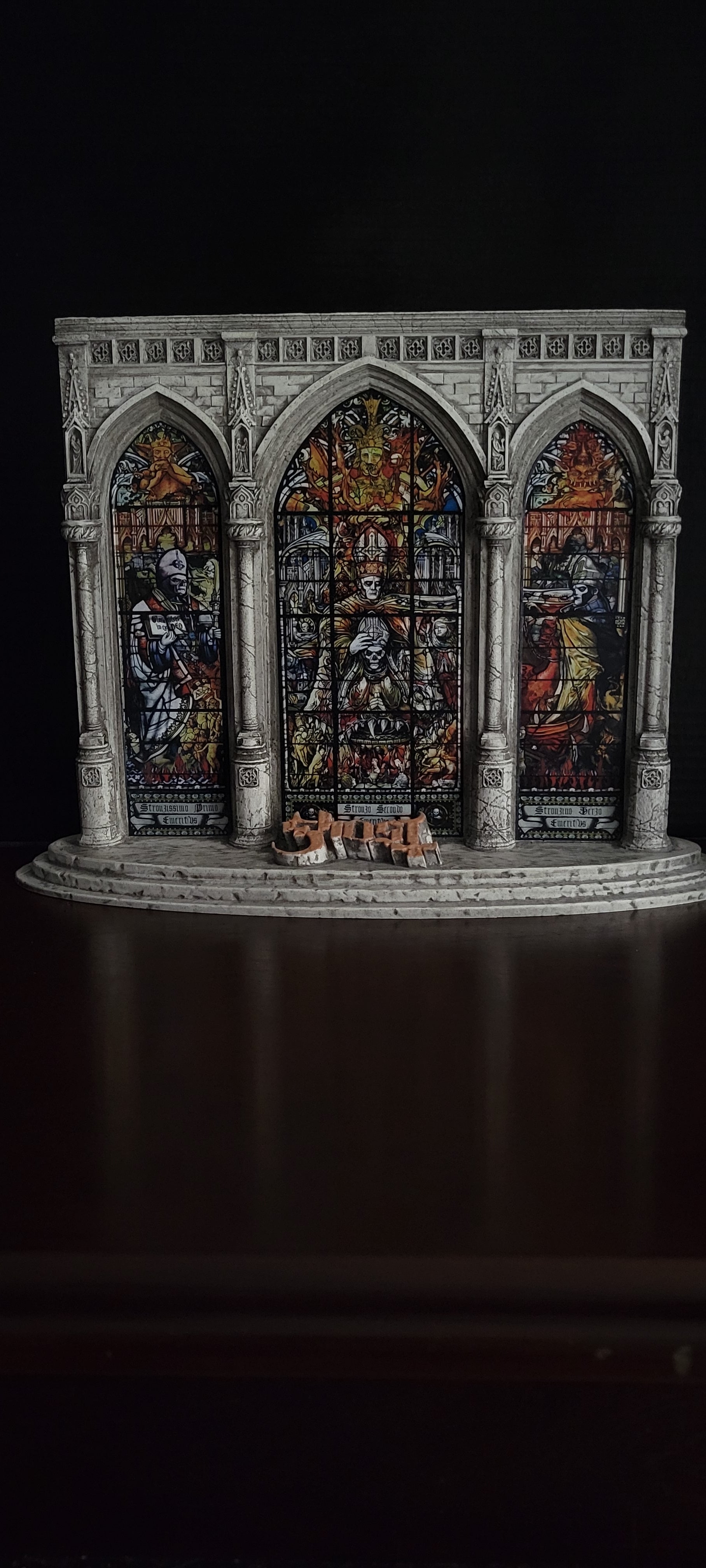 Ghost (Stage Set) On Tour 2020 Knucklebonz rock Iconz – Izzy Rock ...